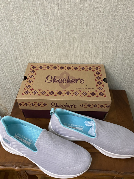 Спортивные оригинальные кроссовки Skechers