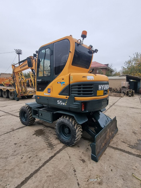 Ekskavator sotiladi HYUNDAI 55W holati alo