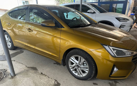 Hyndai Elantra 2020