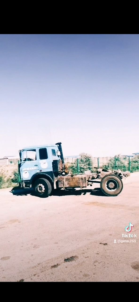 MAZ Тягач. Юк  тортувчи