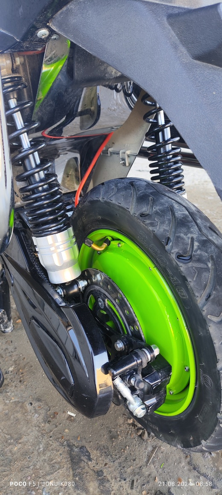 Arora attak 5. Elektro skuter 5 ta akamulyatorlik. Tezligi 50 kmh.
