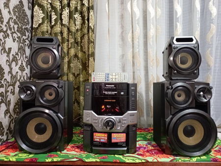 Muzikalniy sentr panasonic