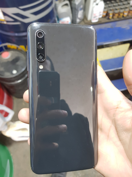 Xiaomi 9 Flagman sotiladi