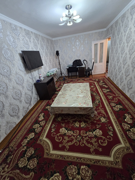 Чиланзар-23. 2/4/5 всё есть 300у.е. только Семьям  44-школа