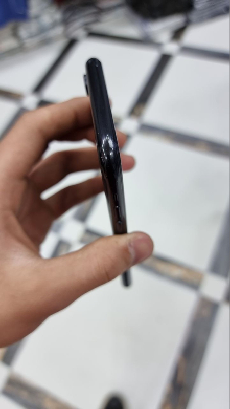 Iphone xr sotiladi