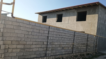 Uy sotiladi yarm tayor sal harajat qsa yashasa buladi yingi qurilgan