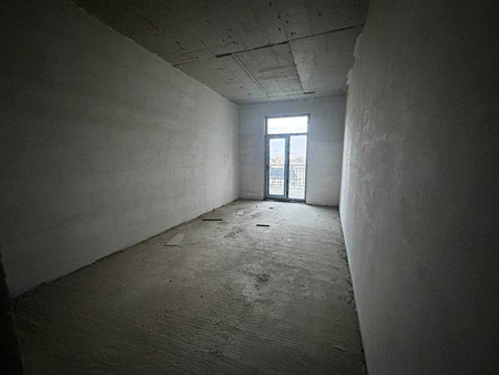 2 xonali 105m2 2-qavatda kvartira sotiladi