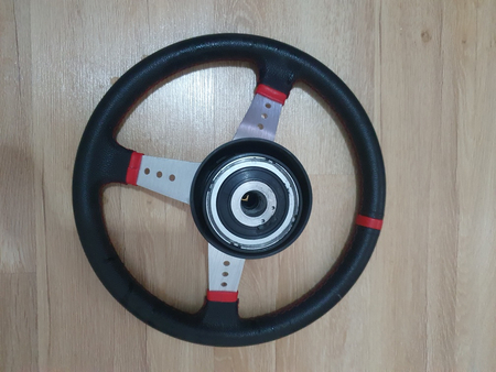 Продам спортивный руль Sparco