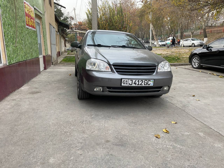 Lasseti 1,6 avtomat sotiladi