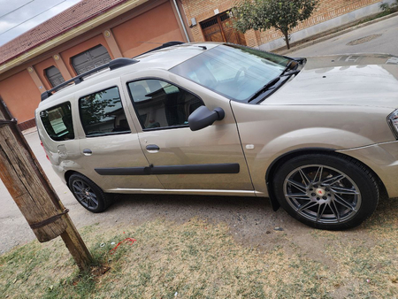 Lada Largus 2015