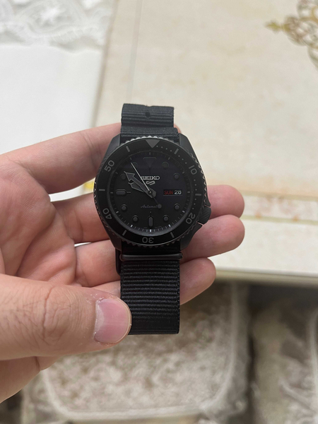 Часы Seiko 5 Sports Watch SRPD79K1 Почти новый Купил из Англии