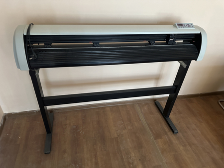 Plotter Kingcut 1200 sotiladi