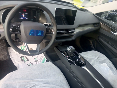HongQi e-qm5  с 3500 первоначальным взносом