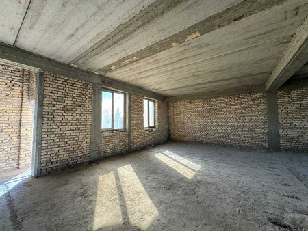6 xonali 164m² 2-qavat uy sotiladi