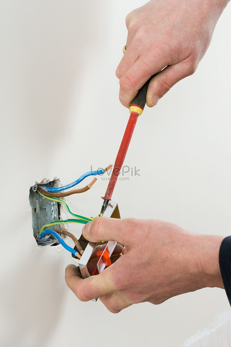 Elektrik ishlarini qilamiz