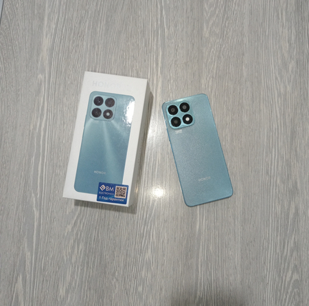 Honor x8a 6/128 холати зор