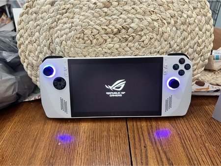 Rog Ally 512 GB + Case + Dock Charger