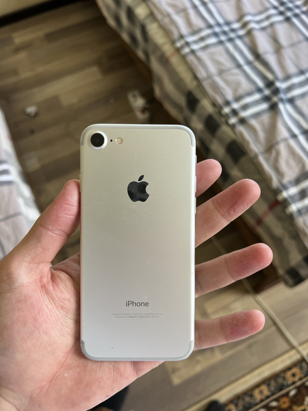 Iphone 7 128gb sotiladi