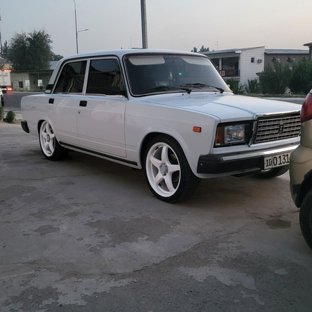Vaz 21 07 sotiladi