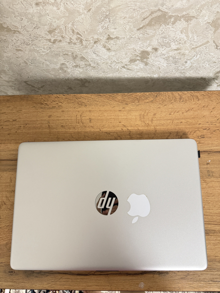 HP 15-dw3033dx / i3-1115G4 / 8GB / SSD 256GB