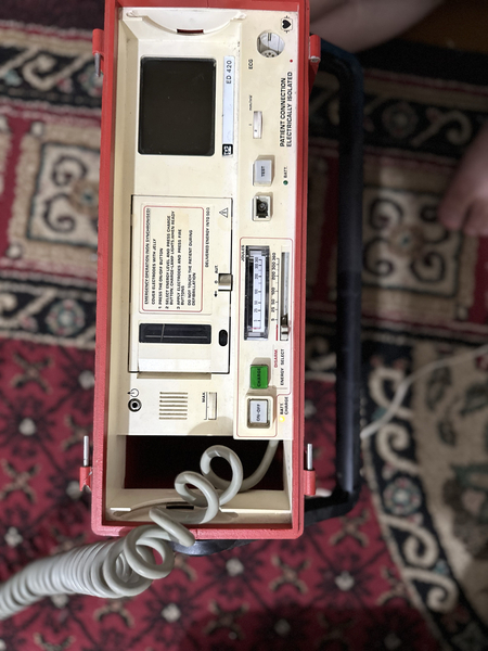 ED 420 Monitor Defibrillator
