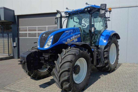 Traktor New Holland T7060
