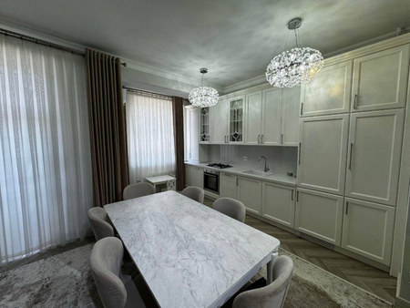 Срочно продается 4х комнатная квартира,ЖК Гринвич,электроаппарат,100м2