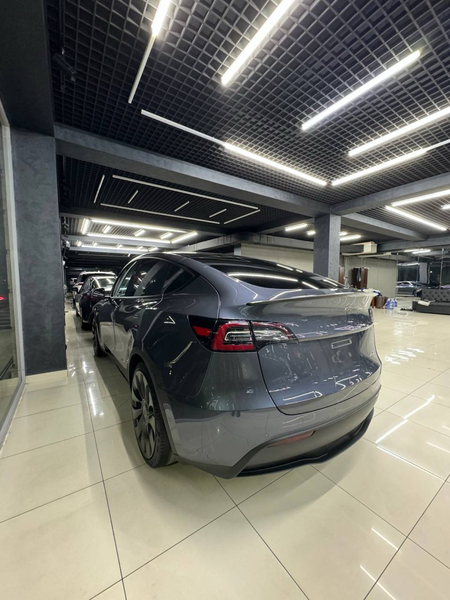 Tesla srochniy sotilvotti