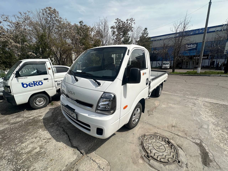 Kia Bongo 2023 yil bir qo'l