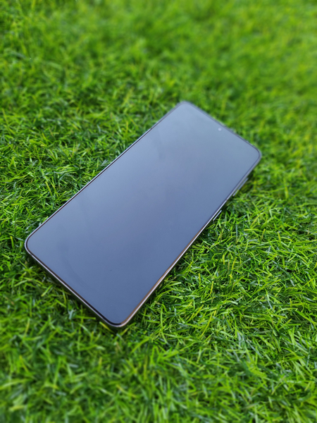 Samsung Galaxy S21 Plus 5G. Joyi 256/8 GB OzU. Garantya beramiz !