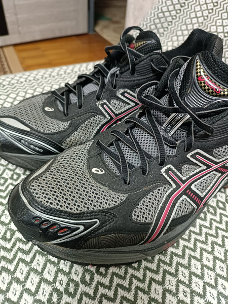 Оригинальные кроссовки ASICS