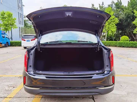 Hongqi EQm5   podklyuch  16700$