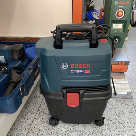 Супер мощный пылесос Bosch Vac 20 (промышленный, сроительный пылесос)