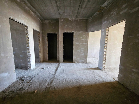 3 xonali 100m² 5-qavat sotiladi.