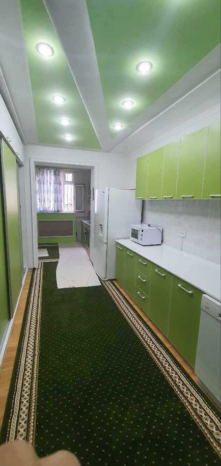 Квартира продается 3 комнат 130 м2