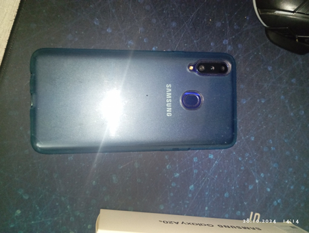 Продам Samsung A20s