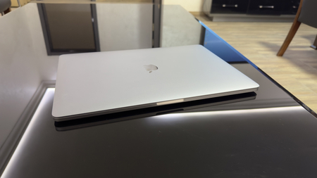MacBook Pro 15 inch Spacegray Touch bar 16-1TB