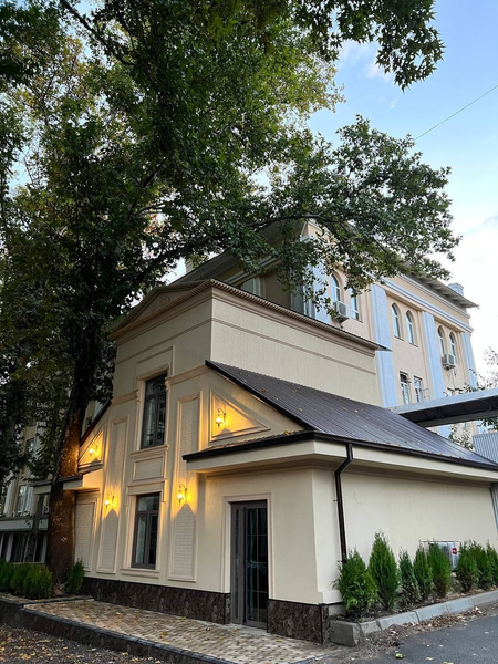 Продаётся отдельно стоящий здания  Улица Навои