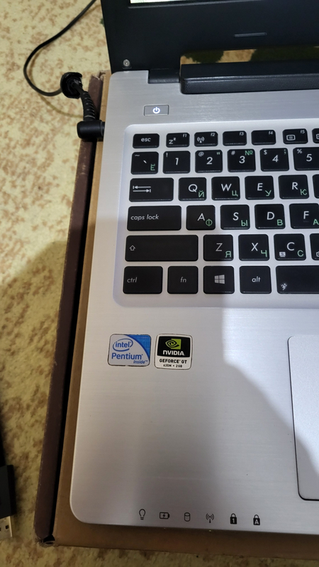 Noutbuk Asus k56cm