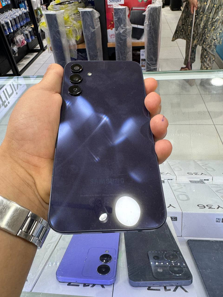 Samsung A15 1 yil servis xizmati kelishamiz!
