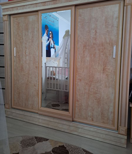 Продаётся спальный гарнитур (кровать, 2 тумбы, шифонер, тримо)