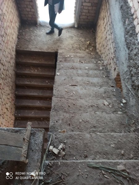 Uy karobka sotiladi srochno Parkent tumani Shampanda Soqoqdan 3,5 k