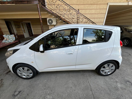 Chevrolet Spark 2016 года срочнооо