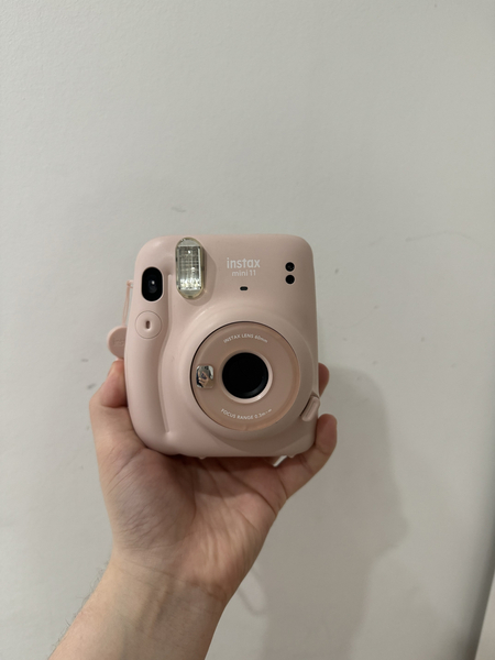 Полароидная камера Instax mini 11