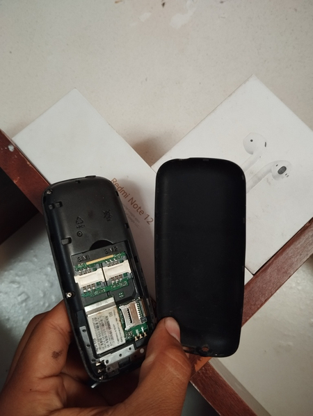 Inoi 100 knobkali telefon