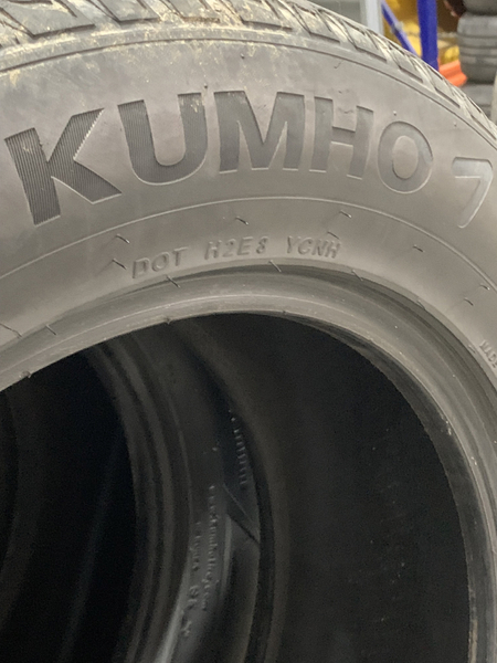 255/55/18 KUMHO GRUGEN 4 ta ideal holatda