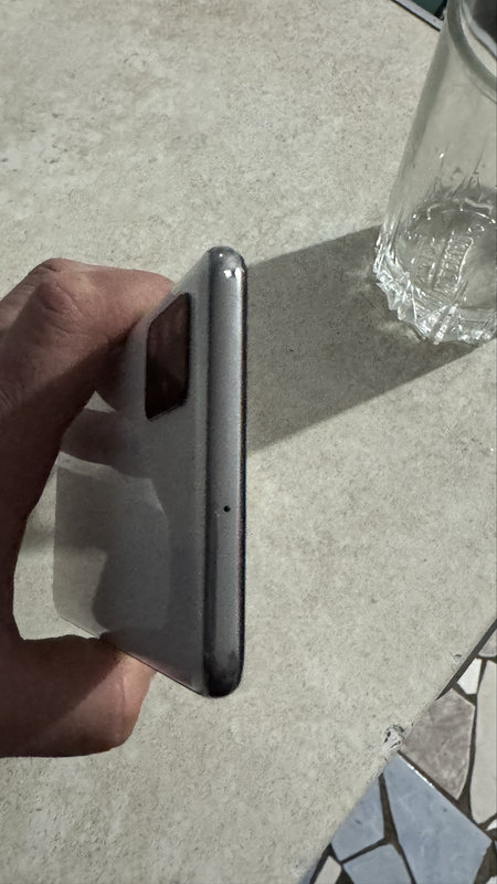 Samsung A 51 sotiladi aybi ekrani korsatmiy qogan atak xamasi ishliydi