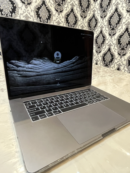 Macbook pro 2017 16/512