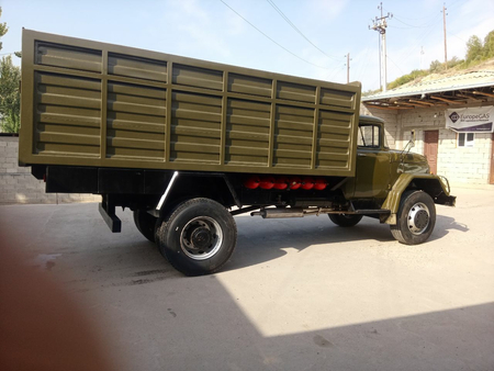 Zil 131 sotiladi