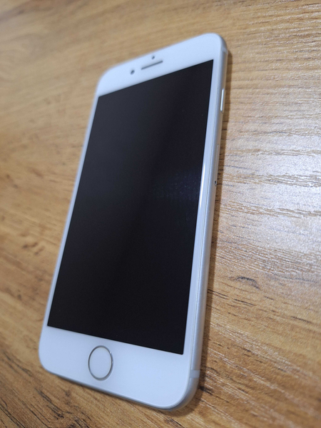 Iphone 8 ideal KH/A 64GB oq / Iphone 8 Идеаль KH/A 64ГБ белый